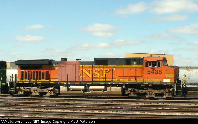 BNSF 5438